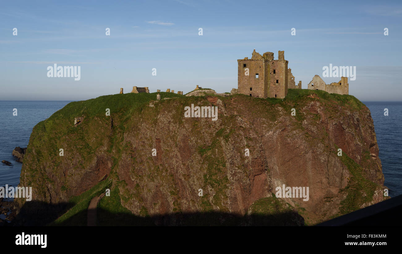 Dunnottar dunottar dunotar castle hi-res stock photography and images ...