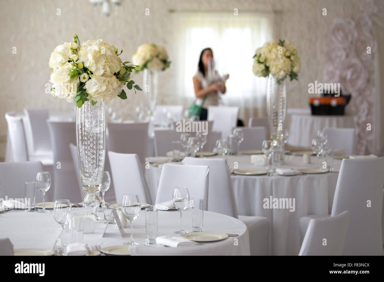flower decoration wedding banquet Stock Photo - Alamy