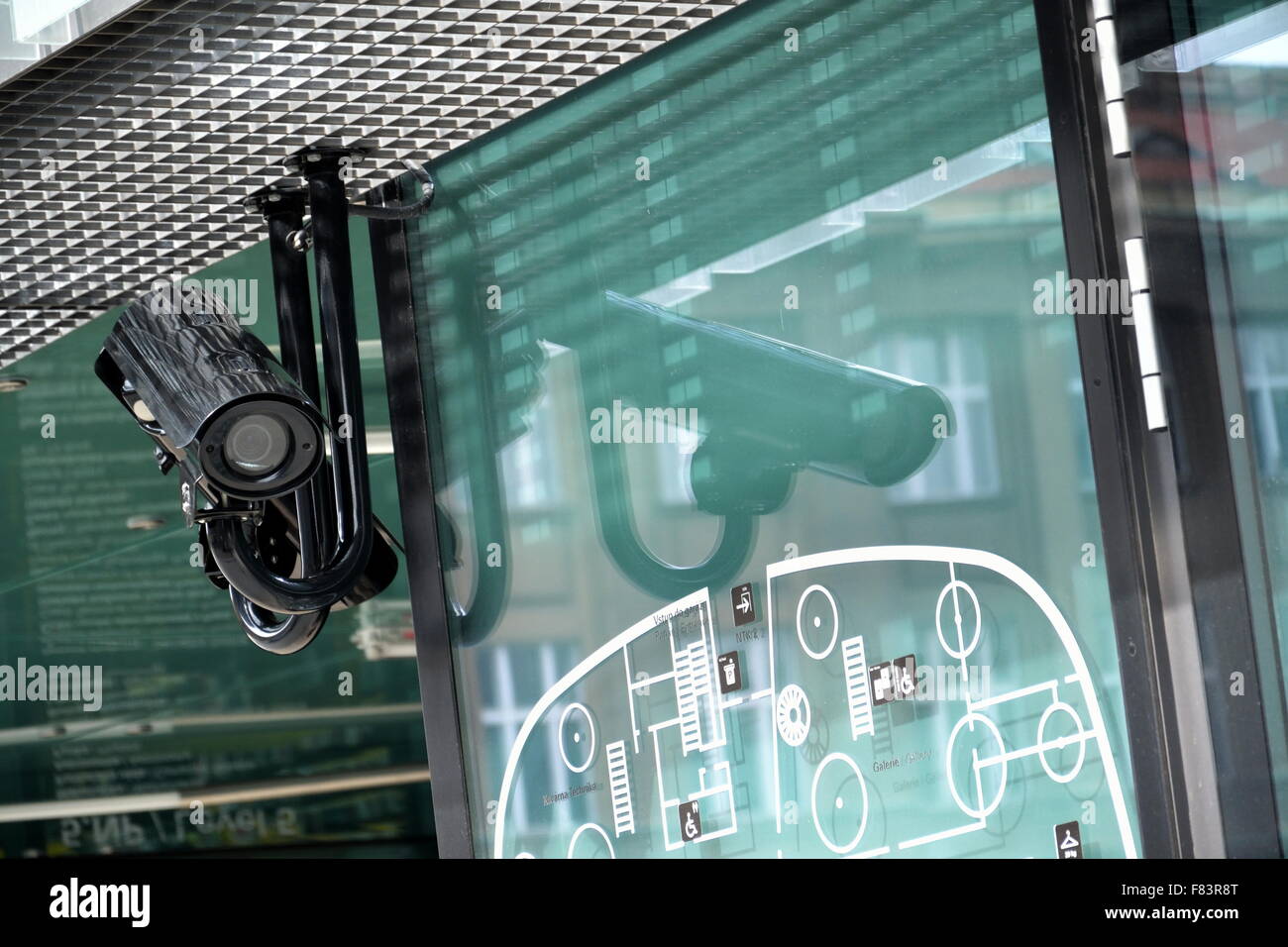 Hanging surveillance camera hi-res stock photography and images - Alamy