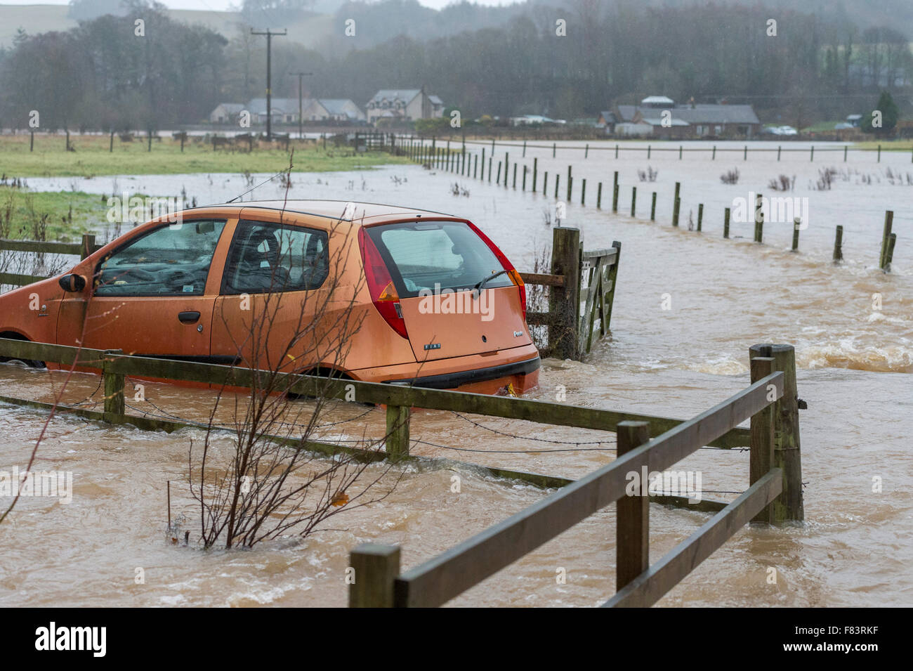Selkirk, Scottish Borders, GBR. 05/Dec/2015. Heavy Rain Causes ...