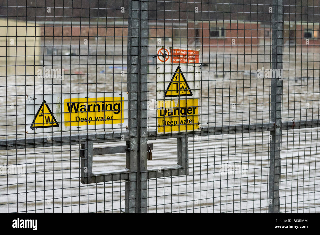Hawick flooding 2015 hi-res stock photography and images - Alamy