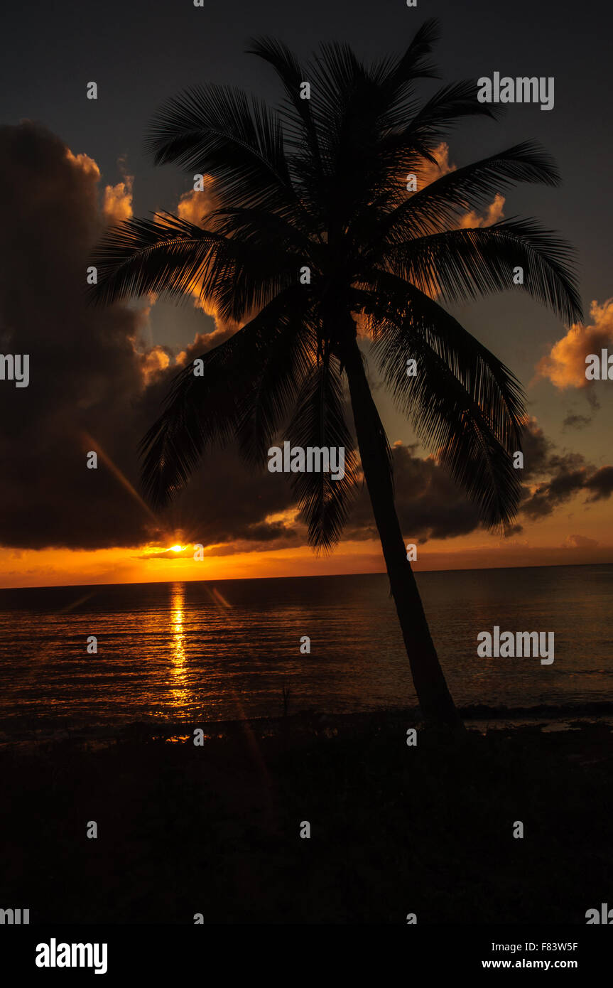 Indian Ocean sunset Stock Photo - Alamy