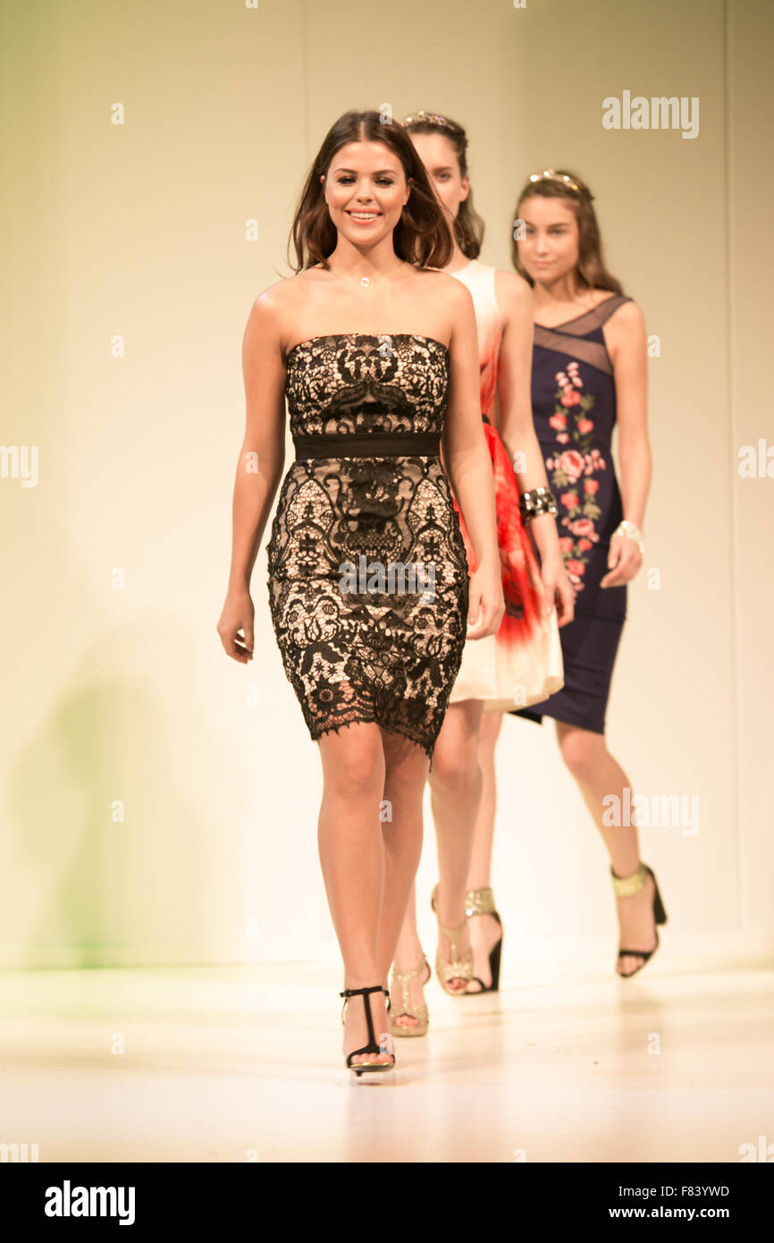 Chloe lewis hi-res stock photography and images - Alamy