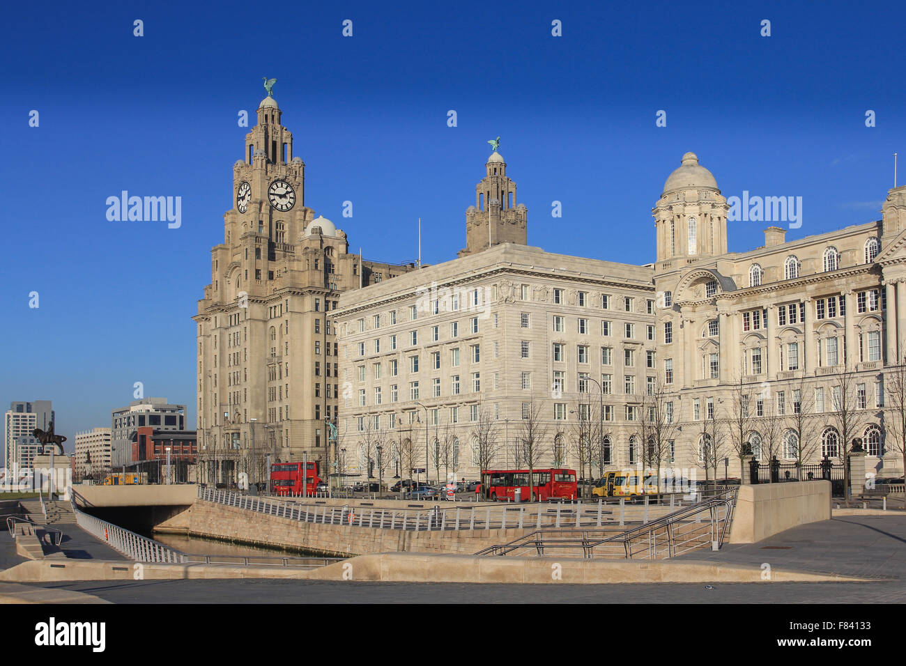 Liverpool Liver Building Stock Photo - Alamy