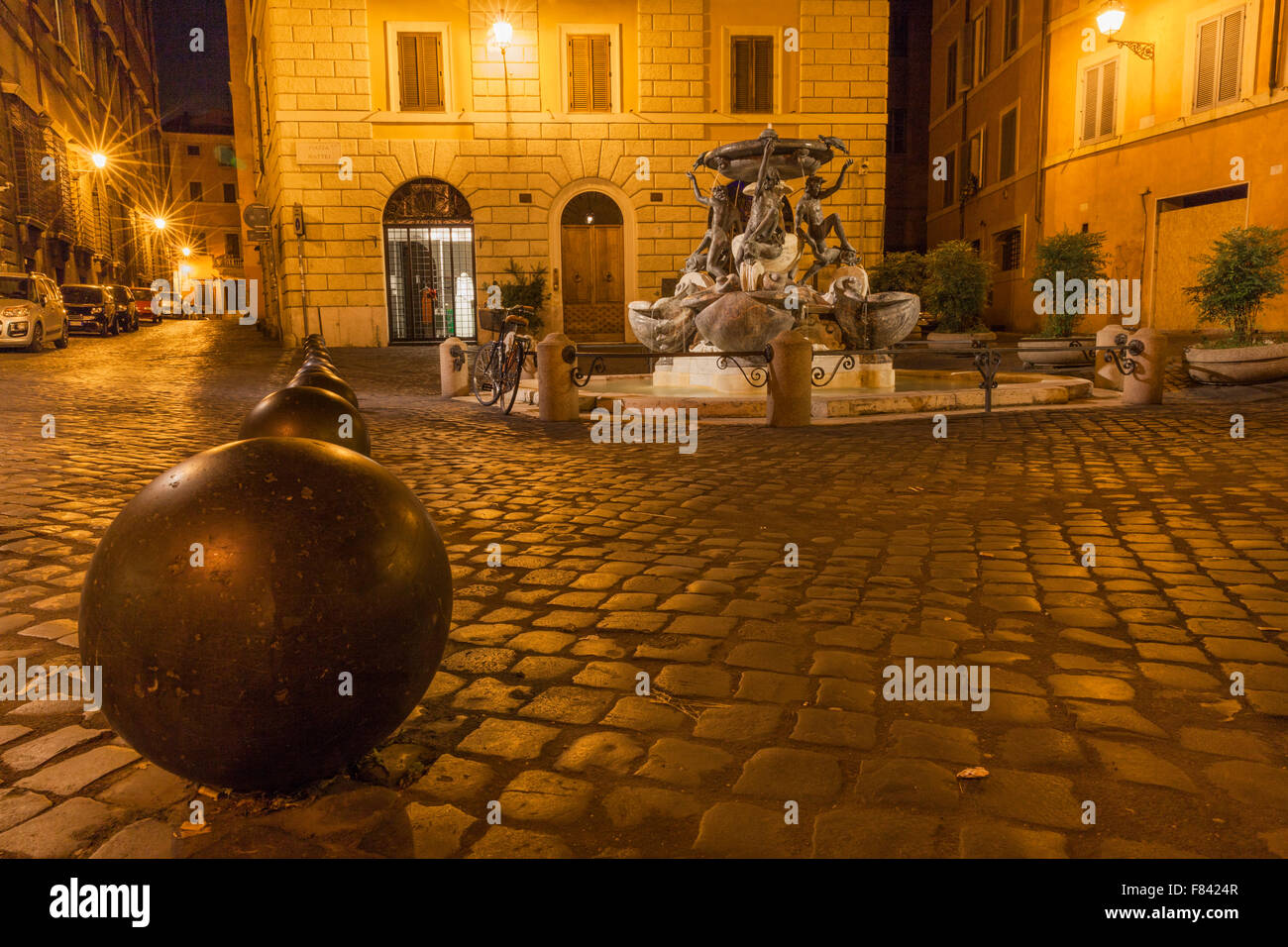 The tortoise fountain in the old jewish quarter in Rome Stock Photo - Alamy