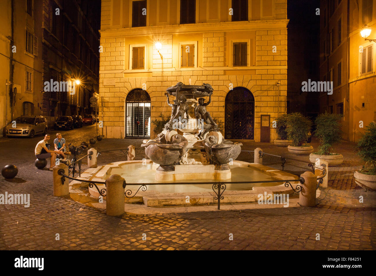 The tortoise fountain in the old jewish quarter in Rome Stock Photo - Alamy