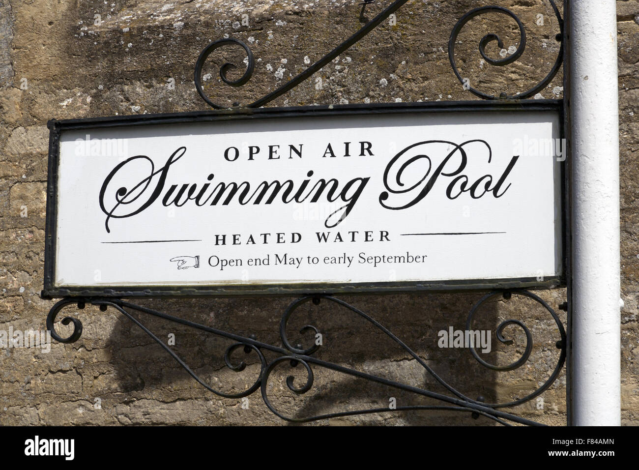 Pool sign uk hi-res stock photography and images - Alamy