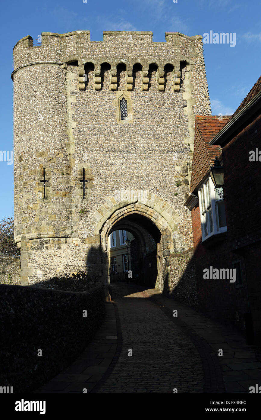 Barbican gate tower hi-res stock photography and images - Alamy