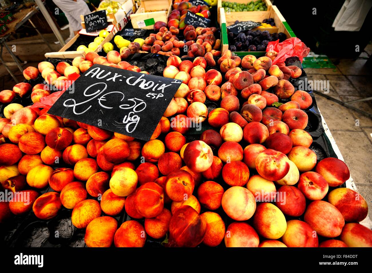 Apricots on the Market Stall Stock Photo - Alamy