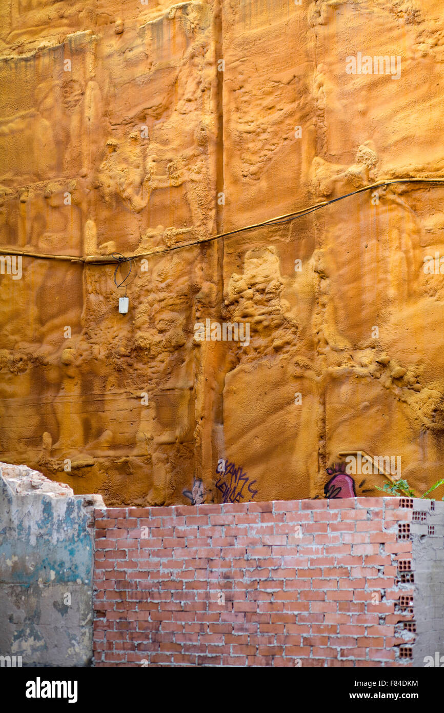 Collapsed building hi-res stock photography and images - Alamy