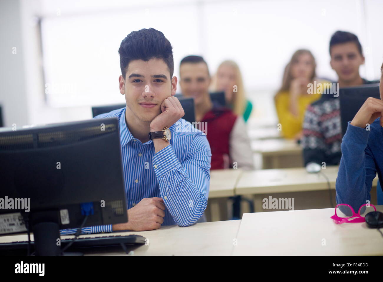 technology students group in computer lab classroom Stock Photo - Alamy