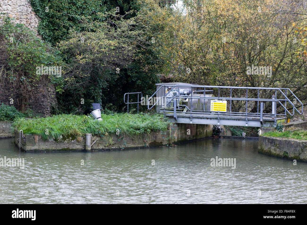 Bridge over the castle mill stream in Oxford Stock Photo - Alamy