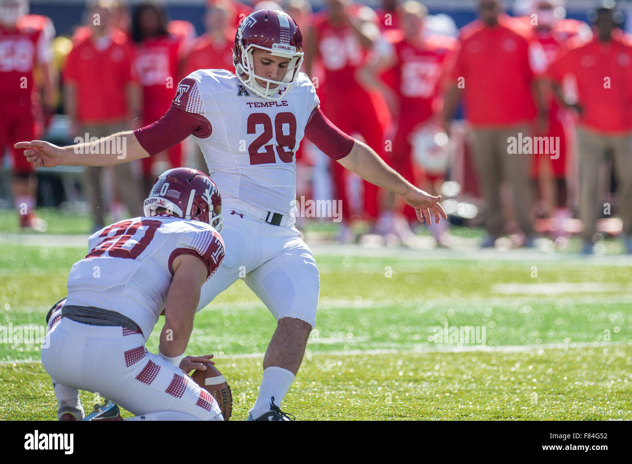 Houston, TX, USA. 5th Dec, 2015. Temple Owls place kicker Austin Jones ...