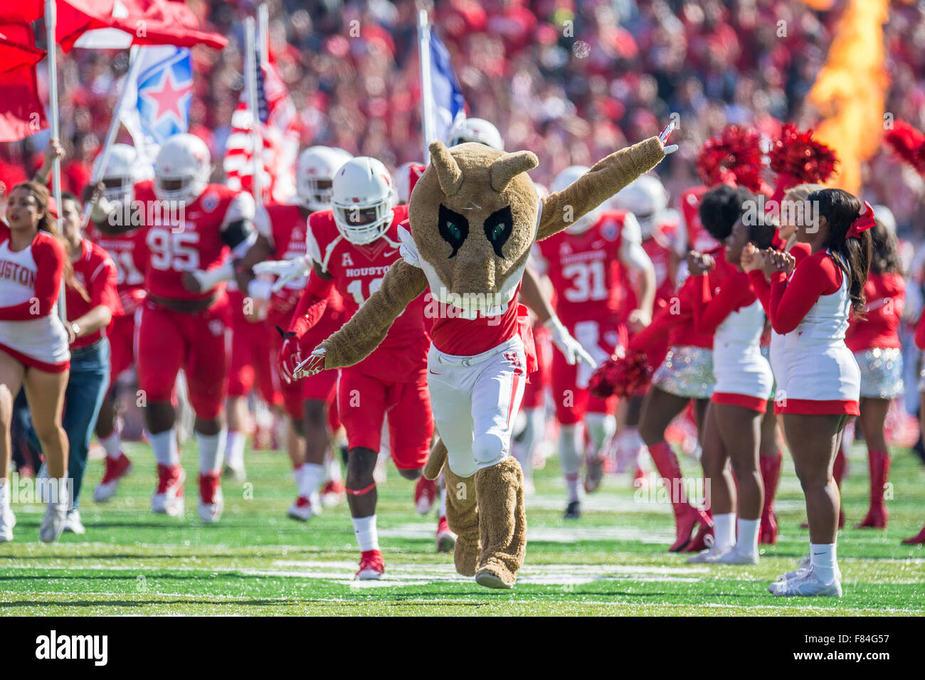 Houston, TX, USA. 5th Dec, 2015. Houston Cougars mascot Shasta enters ...
