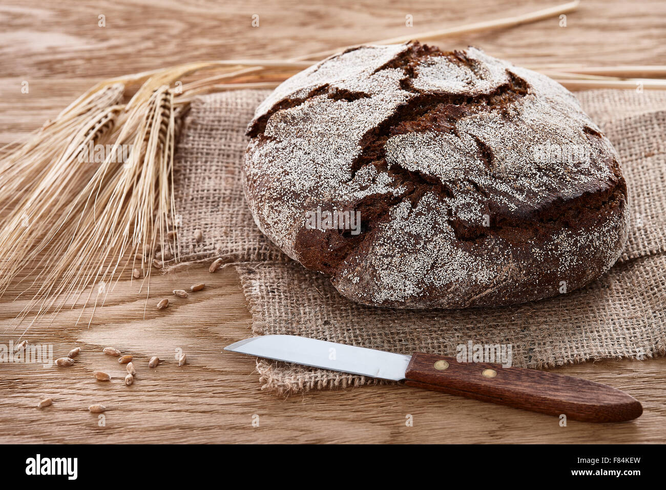 Round dark bread hi-res stock photography and images - Alamy