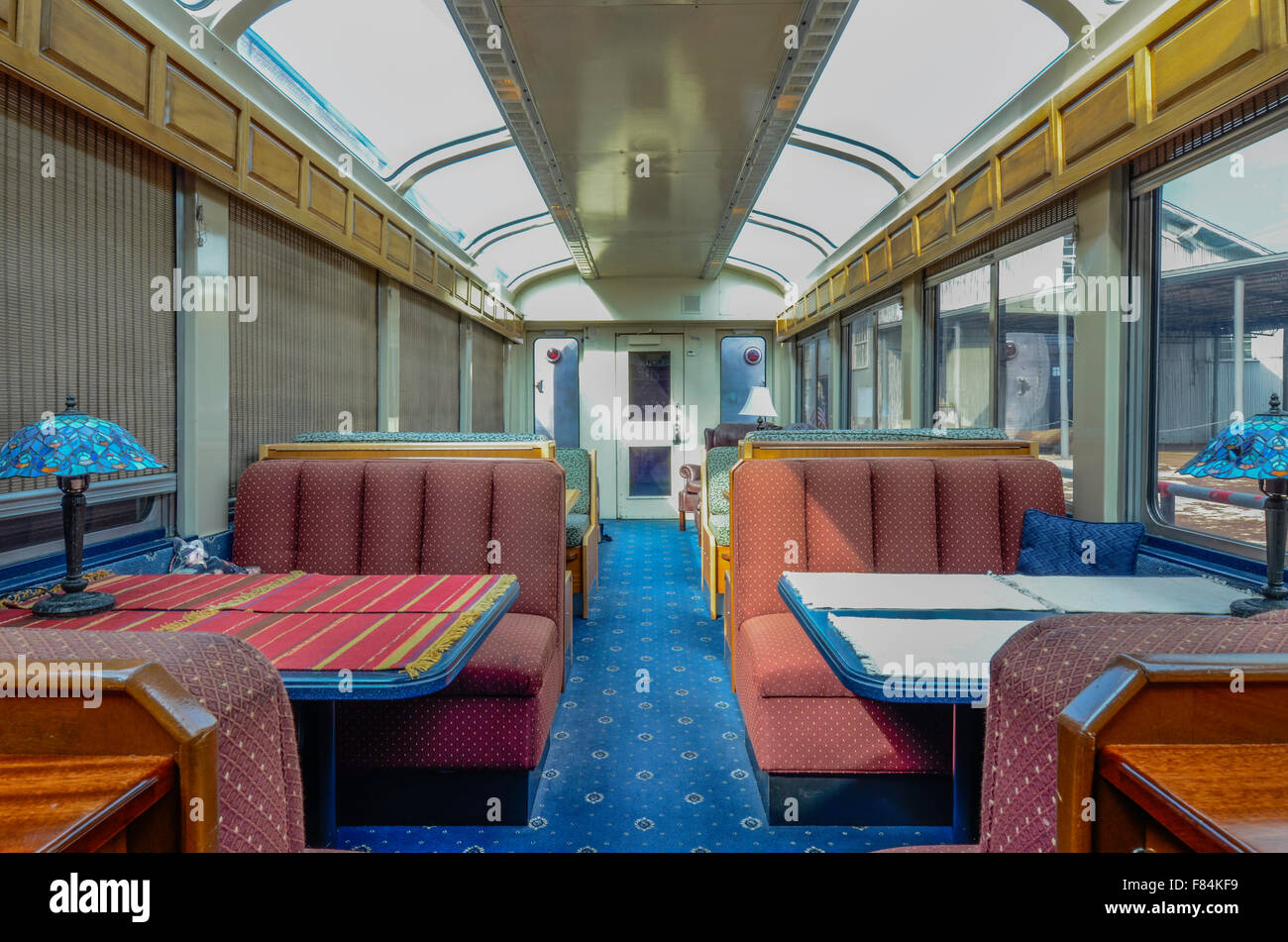 Silver meteor train hi-res stock photography and images - Alamy