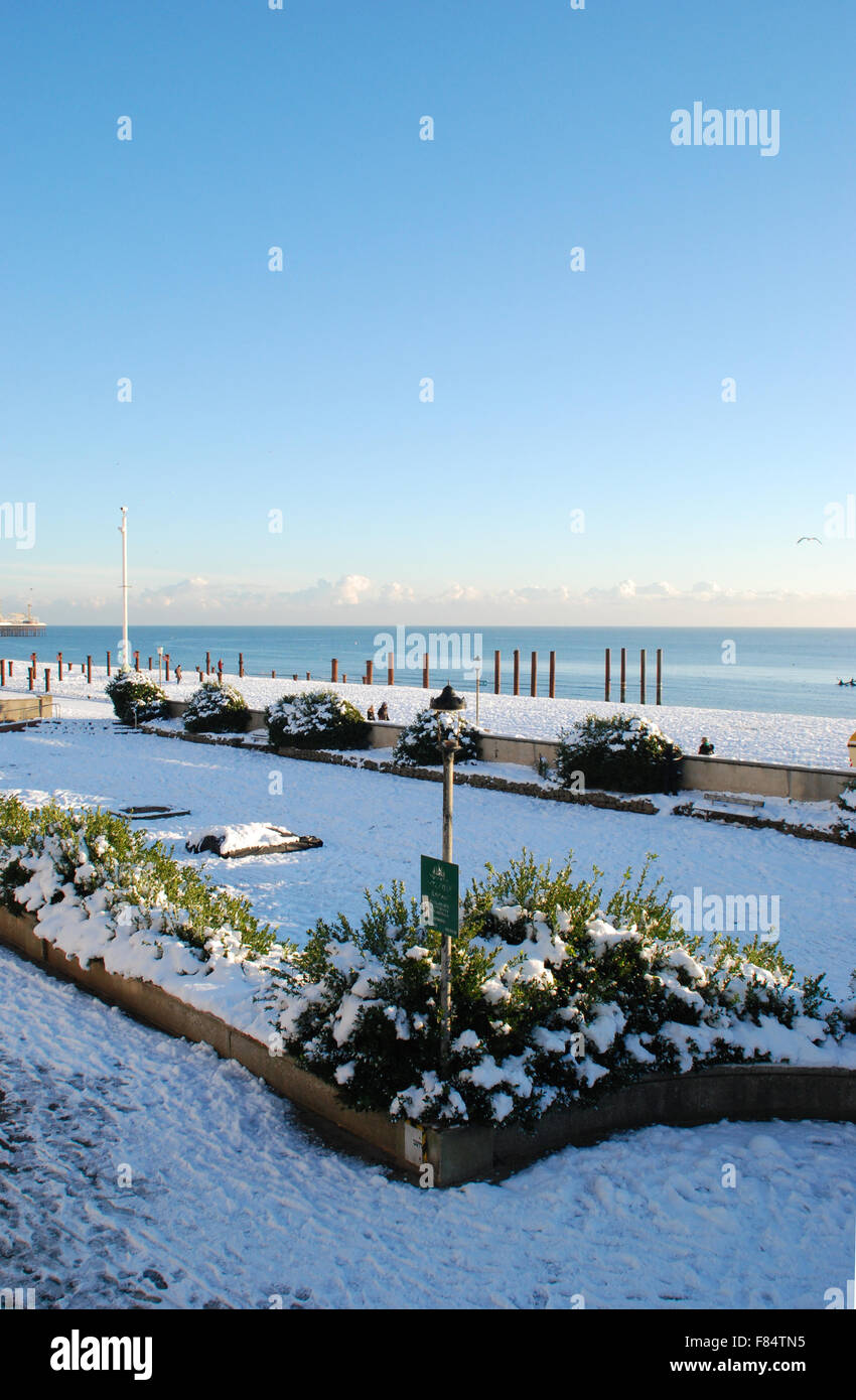 Brighton seafront in the snow Stock Photo - Alamy