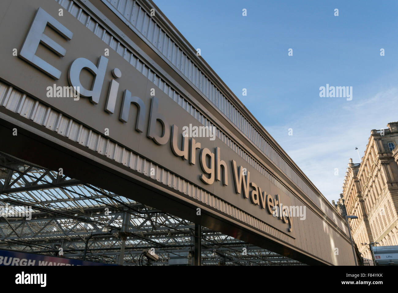 Edinburgh waverley station entrance hi-res stock photography and images ...