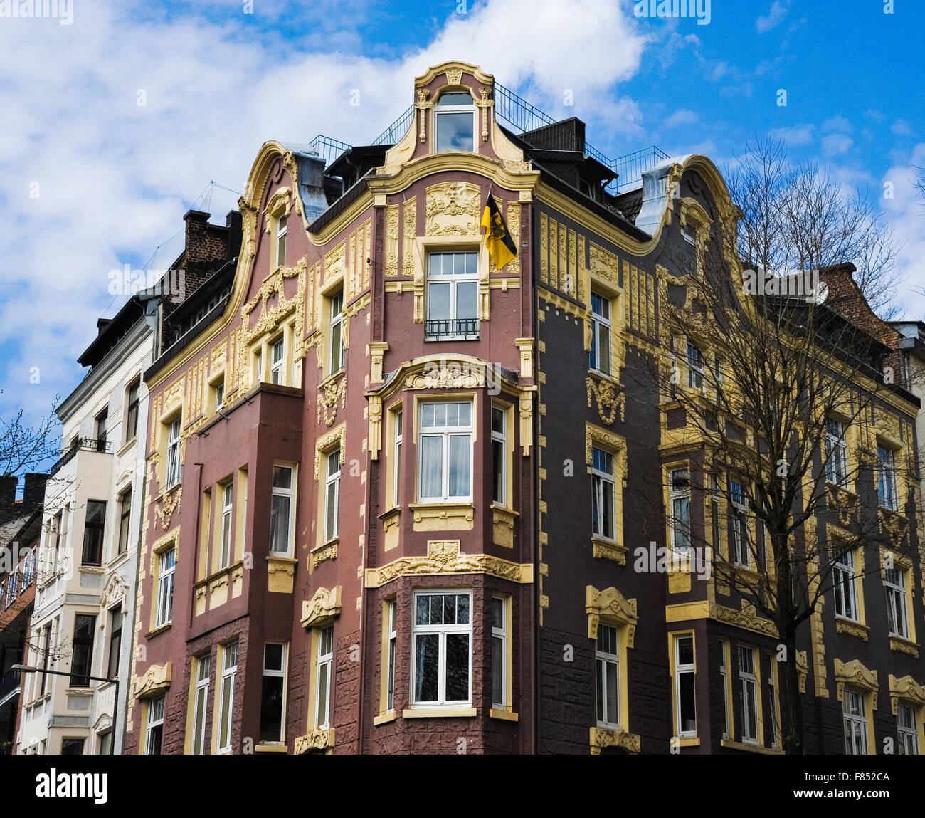 Building with facade in rose hi-res stock photography and images - Alamy