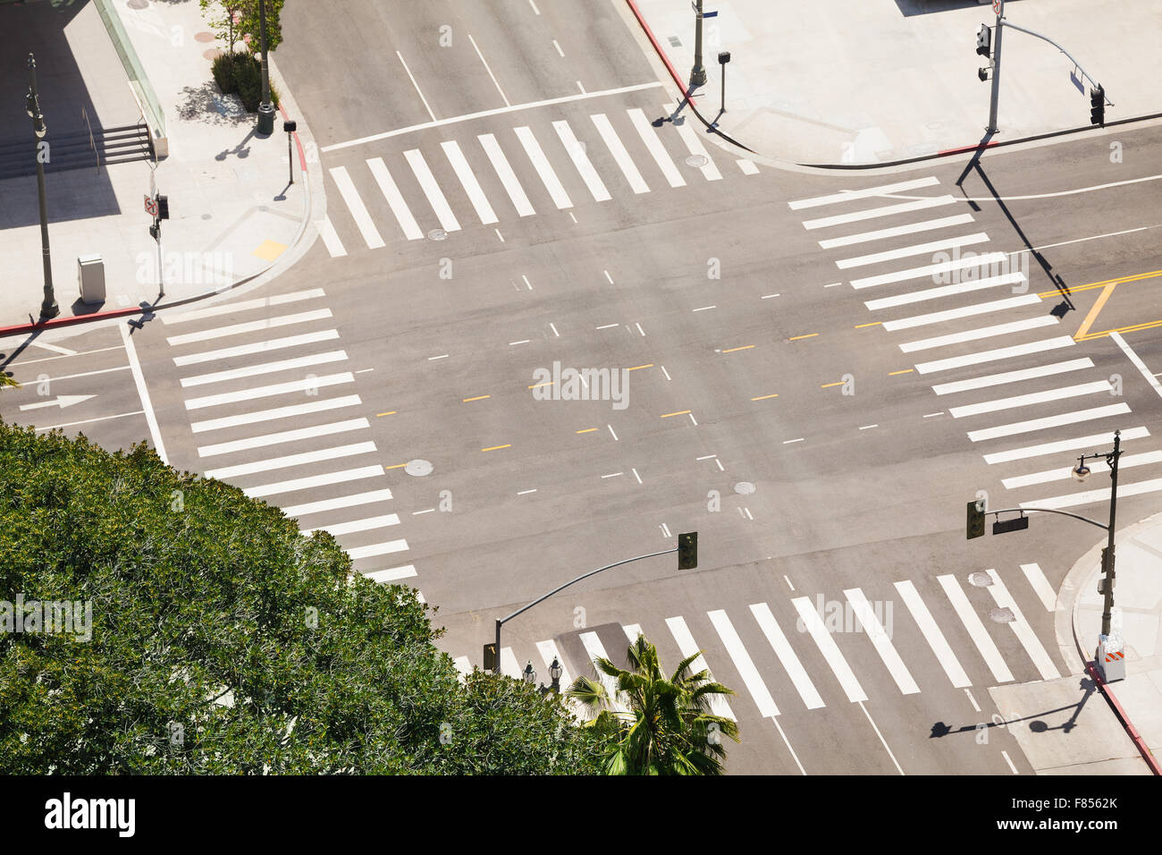 American traffic lights road junction intersection cross roads hi-res ...