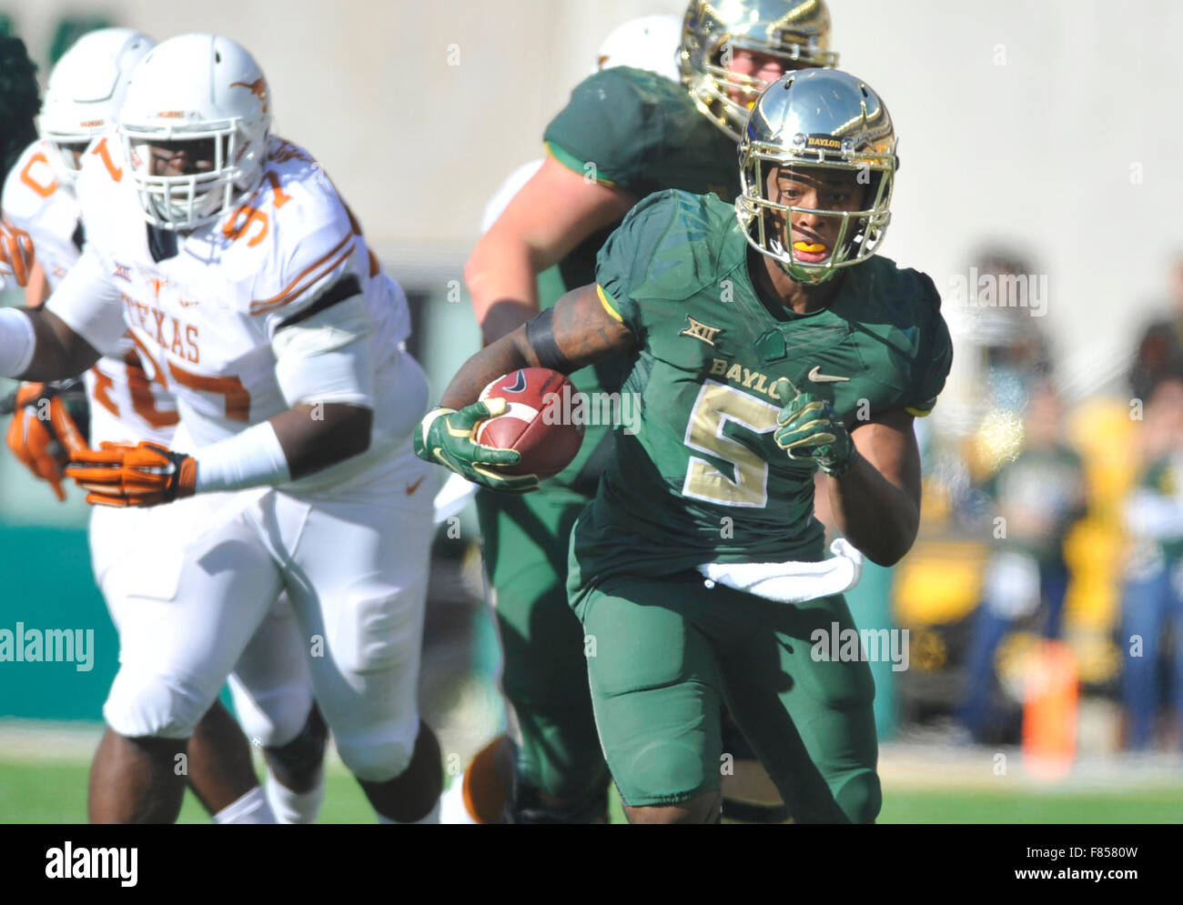 Waco, Texas, USA. 05th Dec, 2015. Baylor running back Johnny Jefferson ...