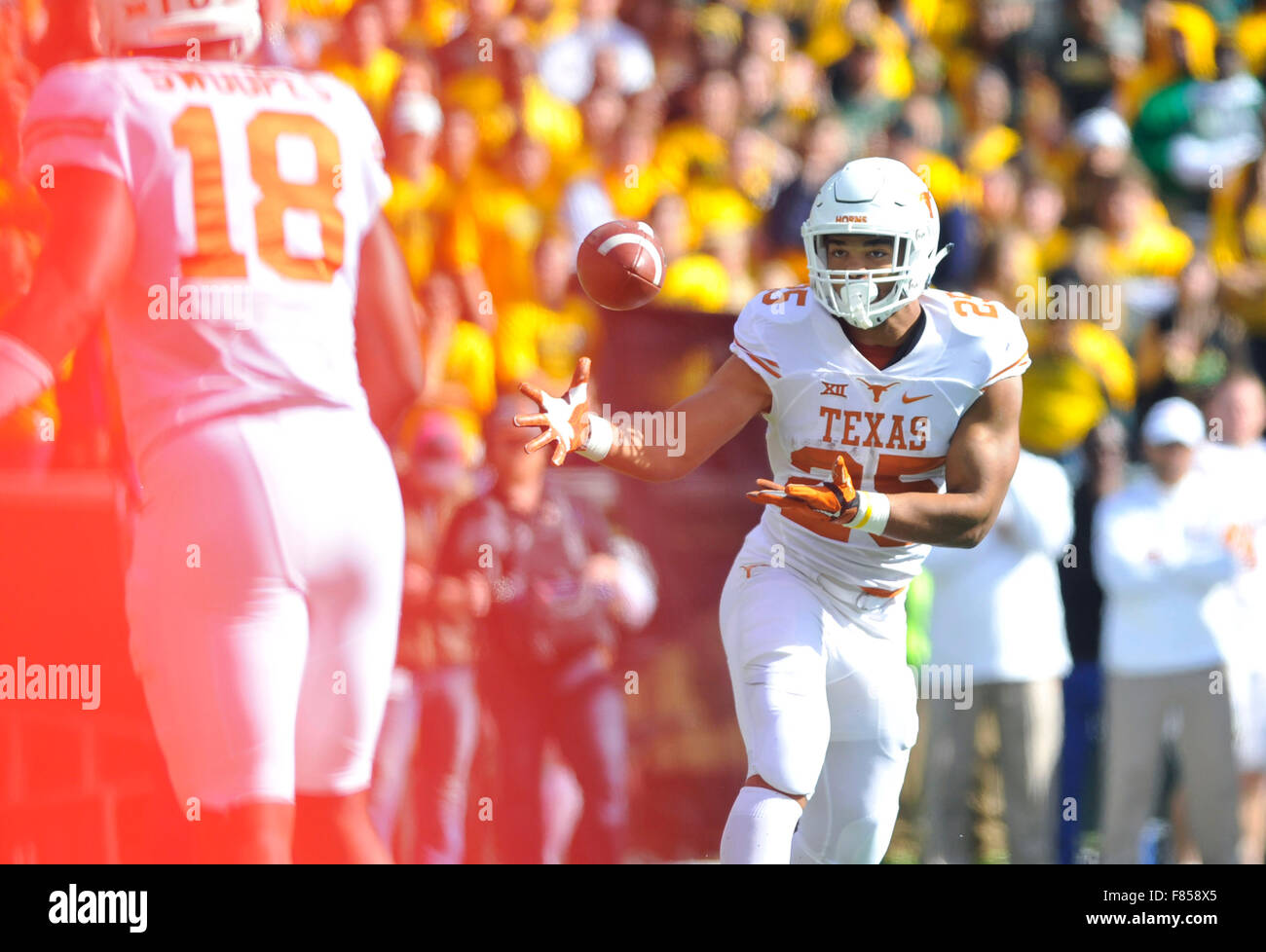 Waco, Texas, USA. 05th Dec, 2015. Texas running back Chris Warren III ...