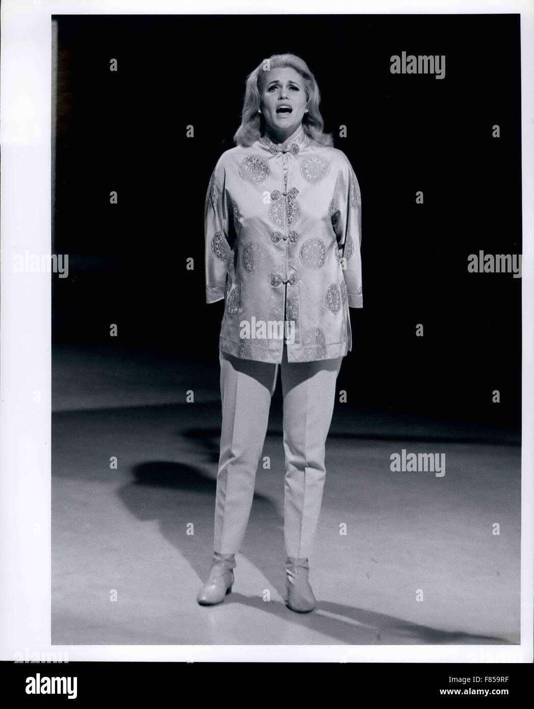 Nancy ames hi-res stock photography and images - Alamy