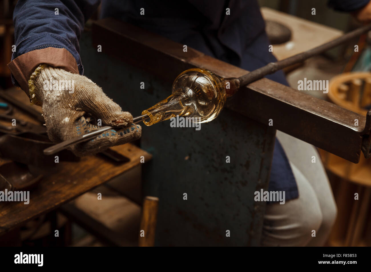 Glass making hi-res stock photography and images - Alamy