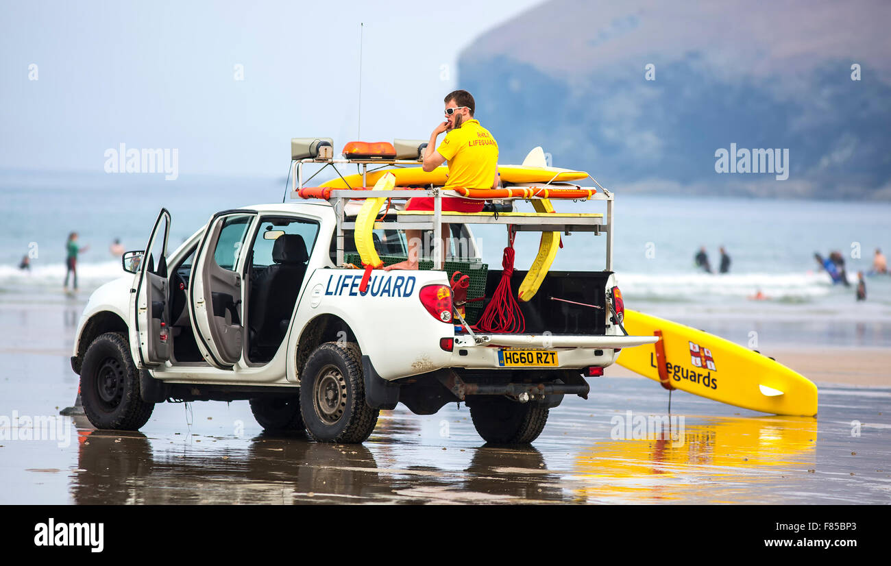 Cornwall lifeguards hi-res stock photography and images - Alamy