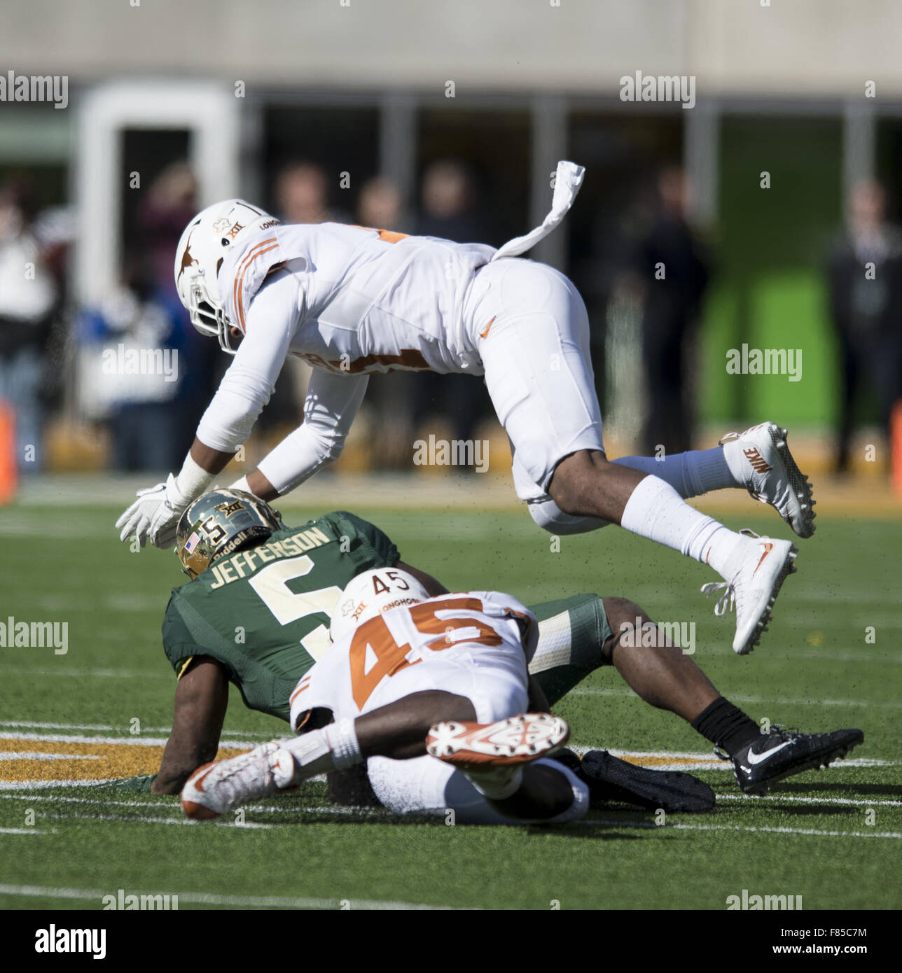 Waco, Texas, US. 6th Dec, 2015. Baylor Bears player RB #(5) Johnny ...