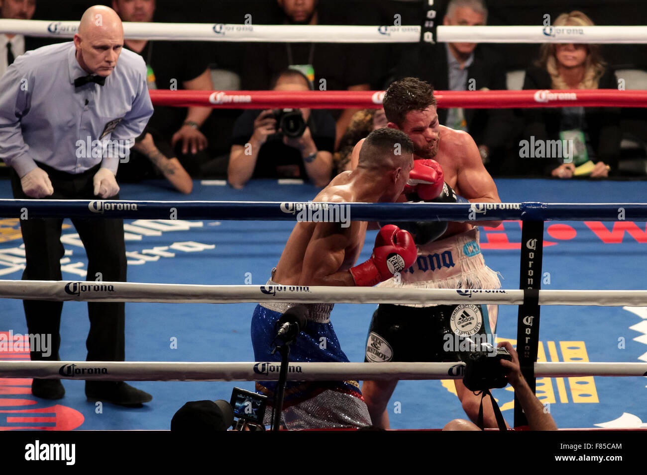 Brooklyn, New York, USA. 5th Dec, 2015. CHRIS ALGIERI (black trunks ...