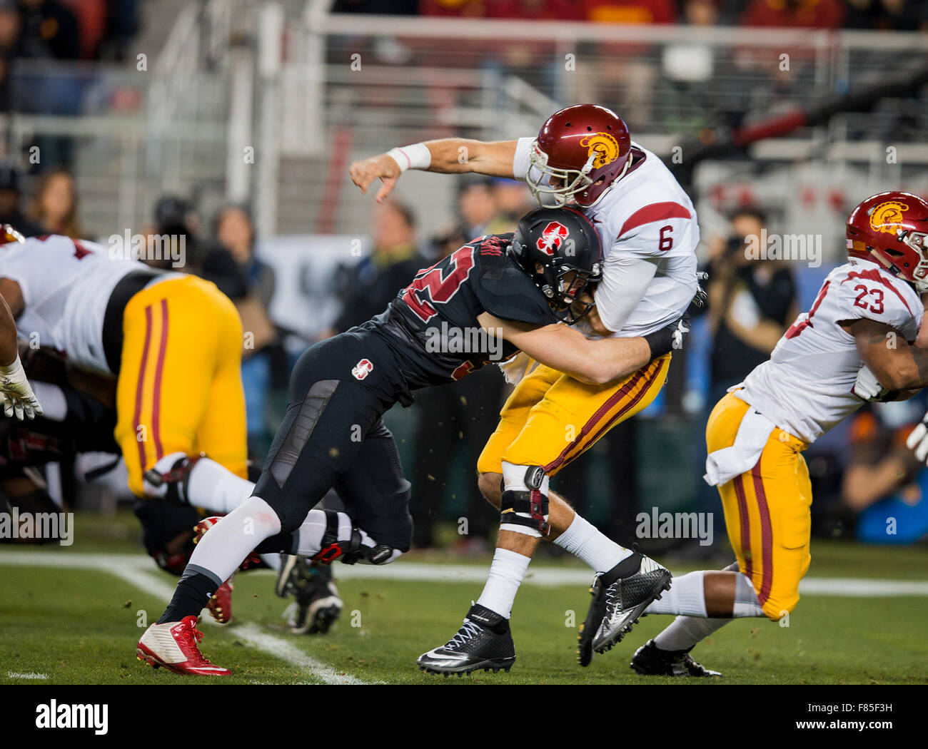 Los Angeles, CA, USA. 05th Dec, 2015. Stanford Cardinal linebacker (32 ...