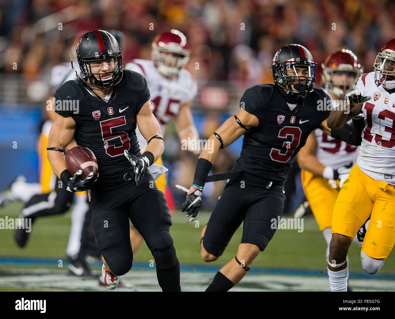 Los Angeles, CA, USA. 05th Dec, 2015. Stanford Cardinal running back (5 ...
