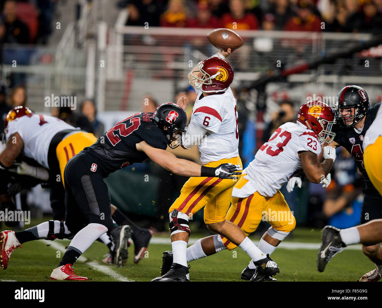 Los Angeles, CA, USA. 05th Dec, 2015. Stanford Cardinal linebacker (32 ...