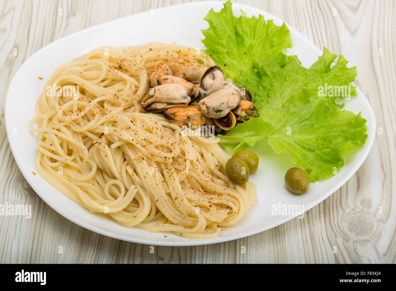 Spaghetti with mussels - famous seafood pasta Stock Photo - Alamy