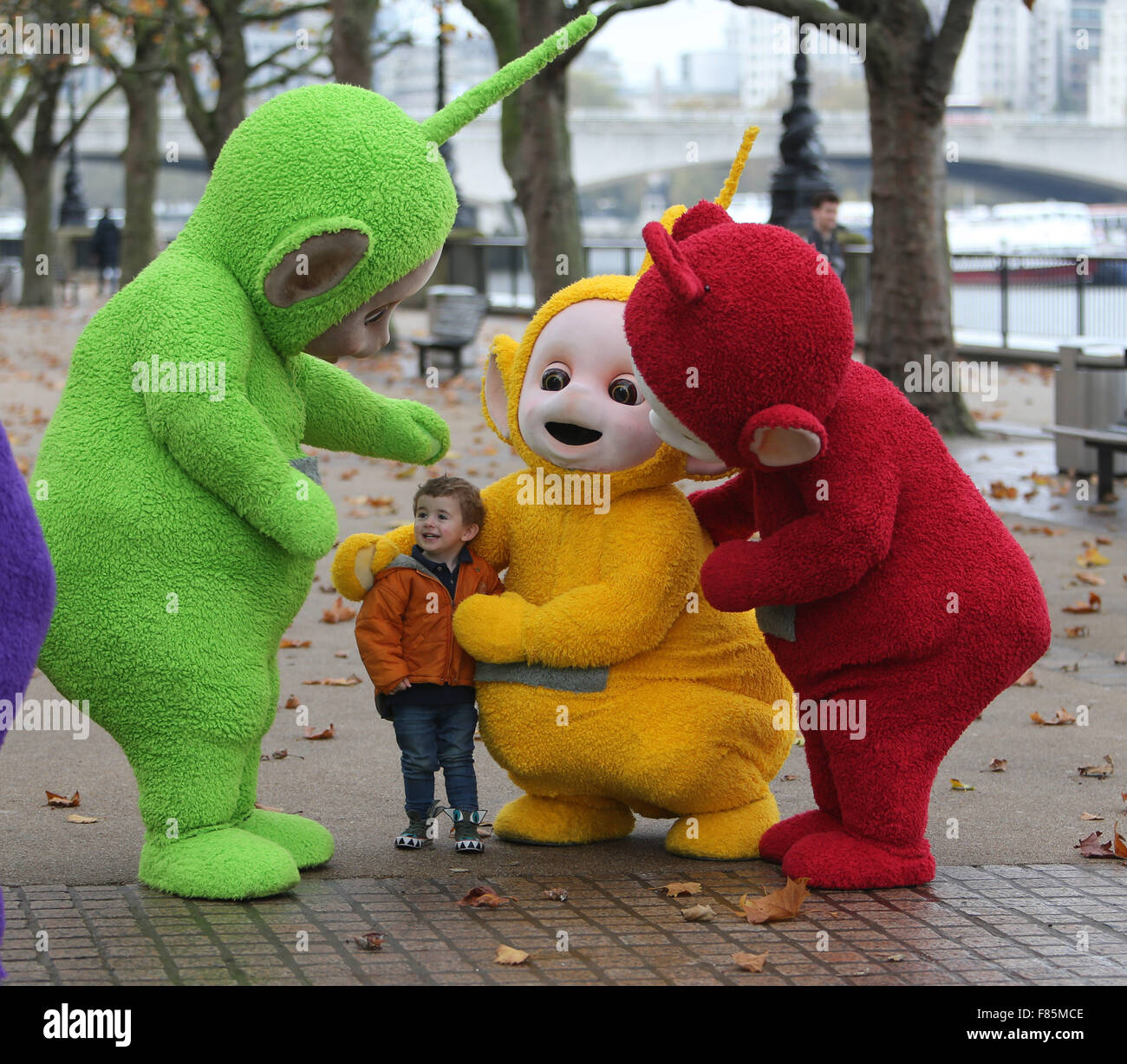 Teletubbies on south bank giving hi-res stock photography and images ...