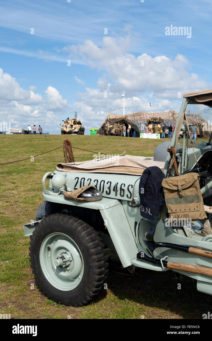 Navy jeep hi-res stock photography and images - Alamy
