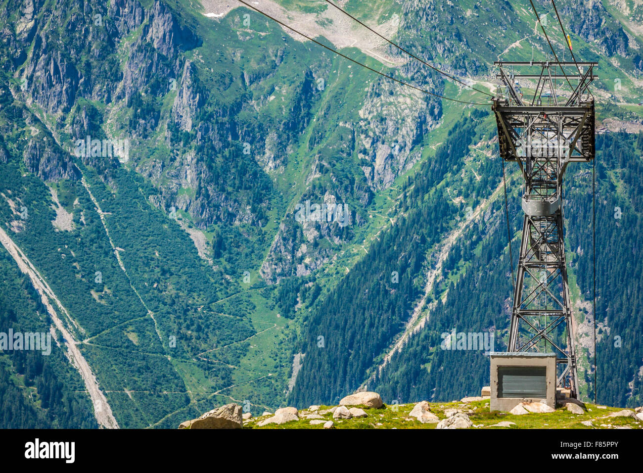 Cable car pylon hi-res stock photography and images - Alamy