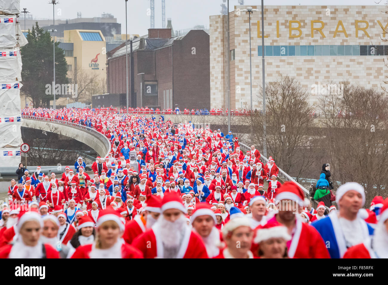 Santa dash hi-res stock photography and images - Alamy