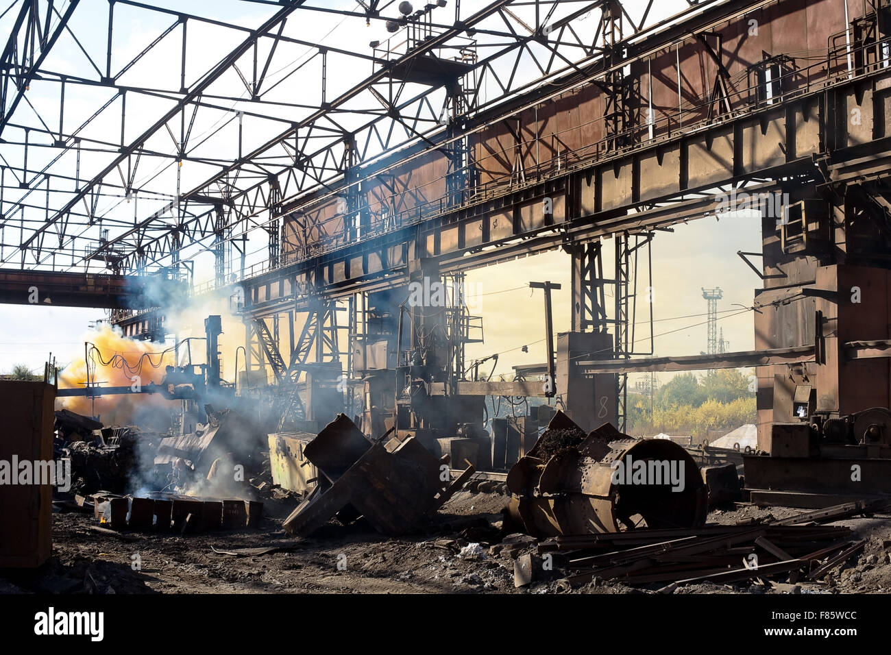 Scrap steel girders hi-res stock photography and images - Alamy