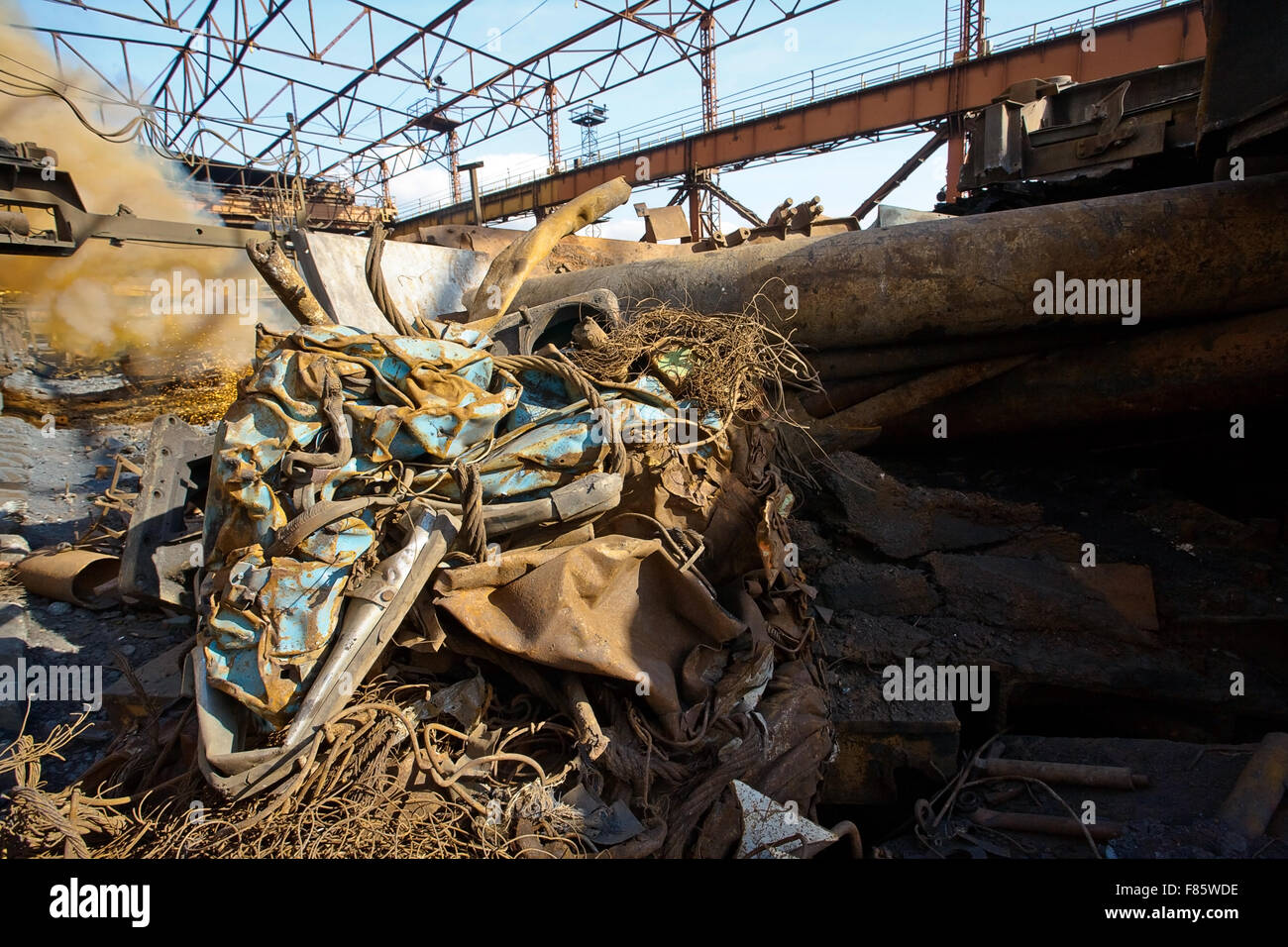 Scrap steel girders hi-res stock photography and images - Alamy
