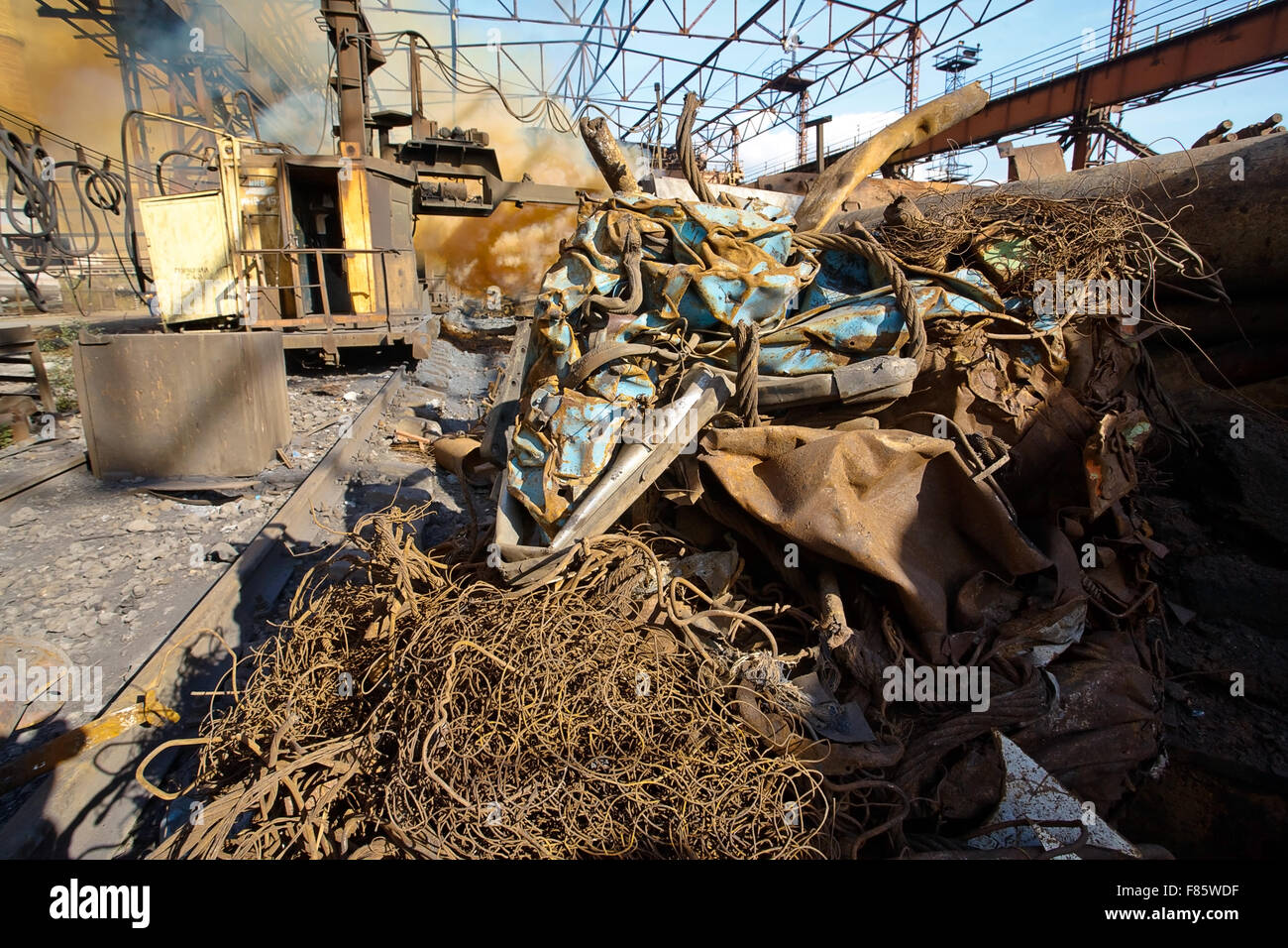 Scrap steel girders hi-res stock photography and images - Alamy