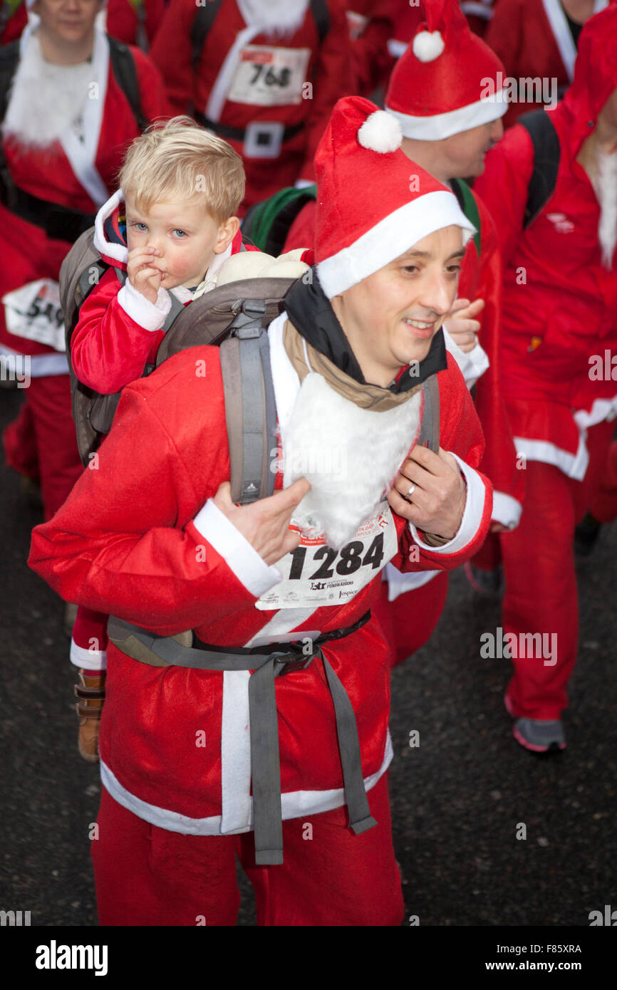 Liverpool, Merseyside, UK 6th December, 2015. The Medicash Santa Dash ...