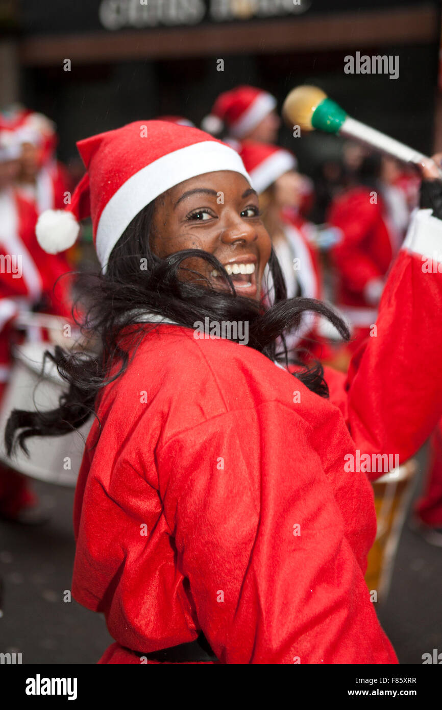 Liverpool, Merseyside, UK 6th December, 2015. The Medicash Santa Dash ...