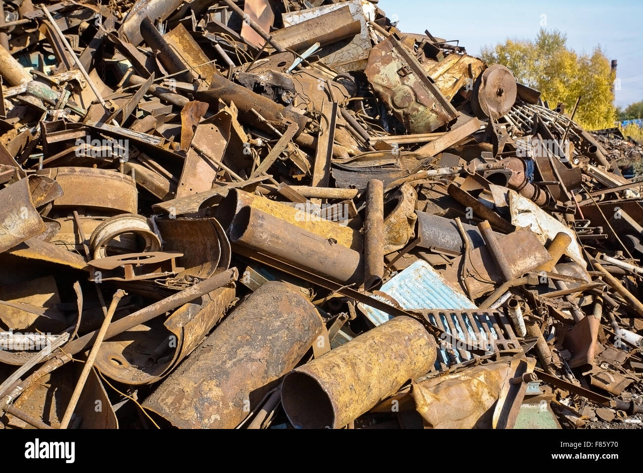 pile of rusty metal Stock Photo - Alamy