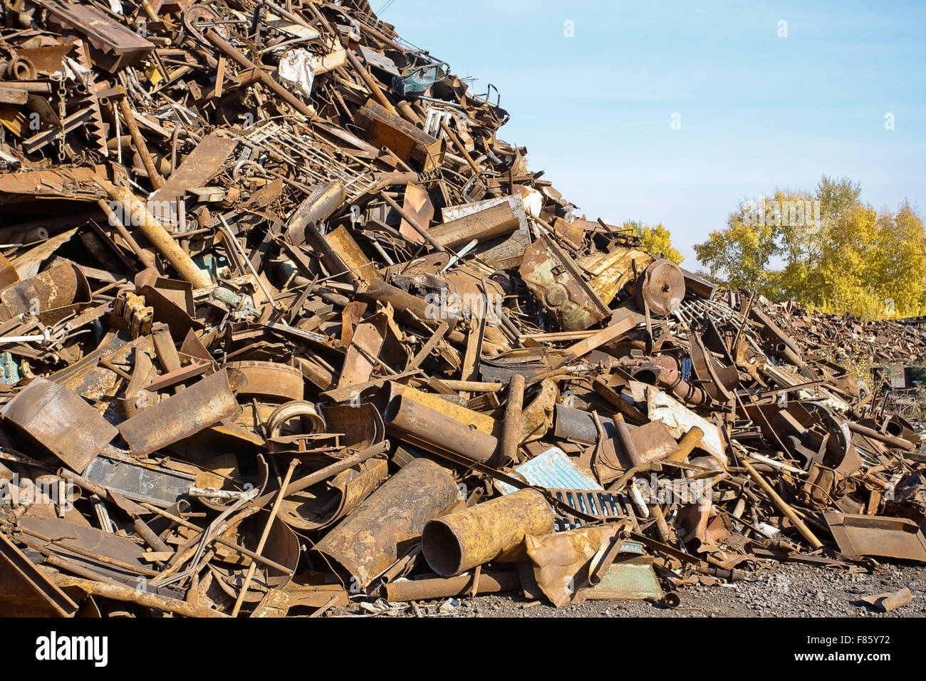pile of rusty metal Stock Photo - Alamy