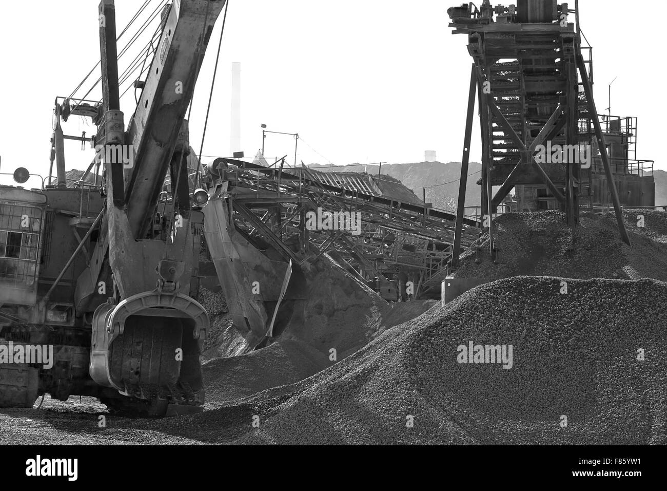 Excavator digging Black and White Stock Photos & Images - Alamy