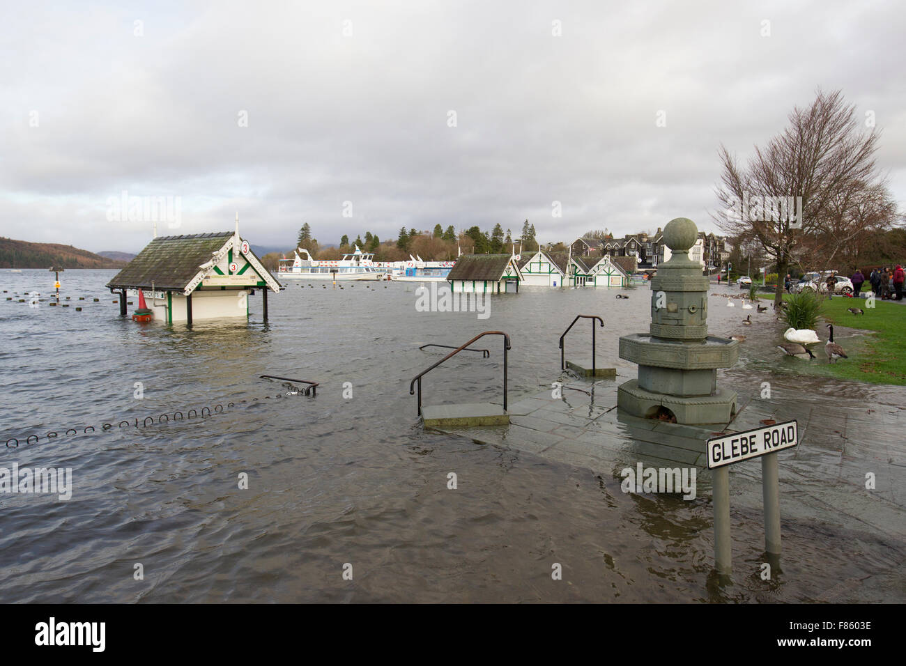 Lake Windermere, Cumbria, UK. 6th Dec, 2015. Severe flood. Lake ...