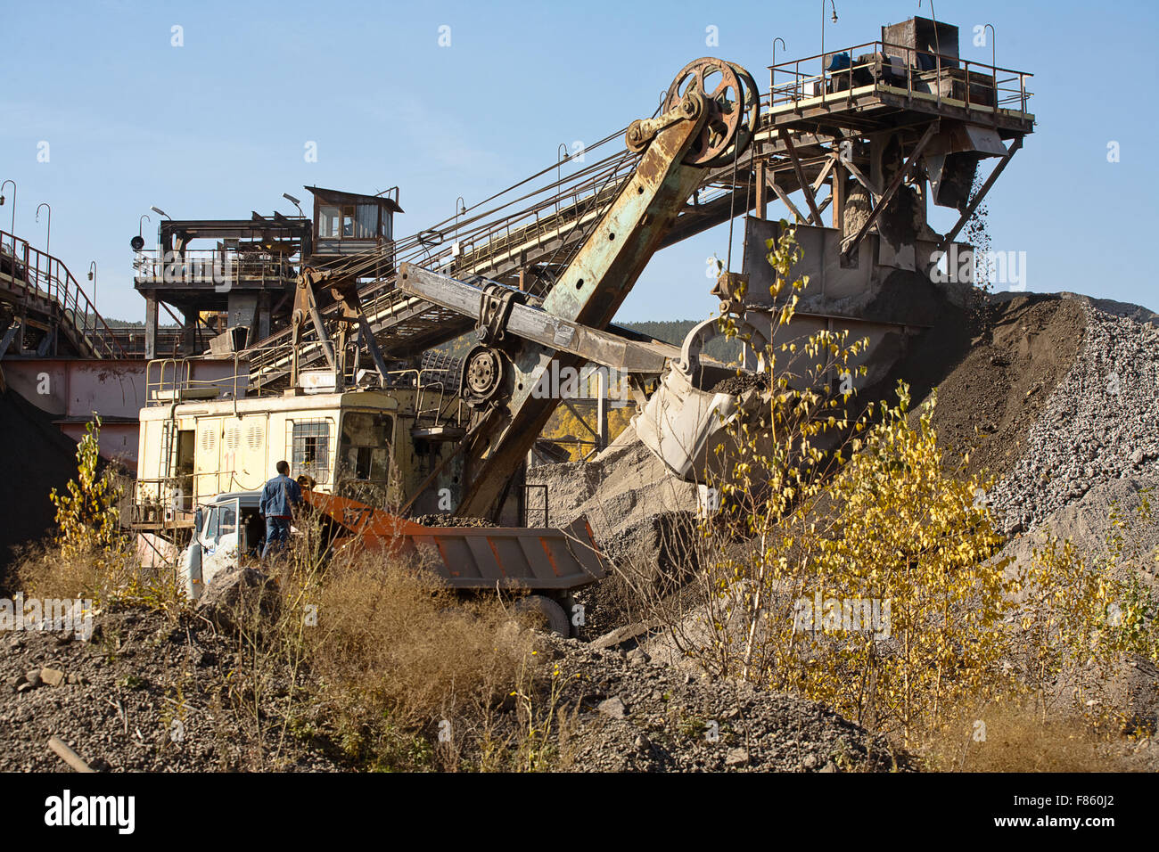 Rubble tip hi-res stock photography and images - Alamy