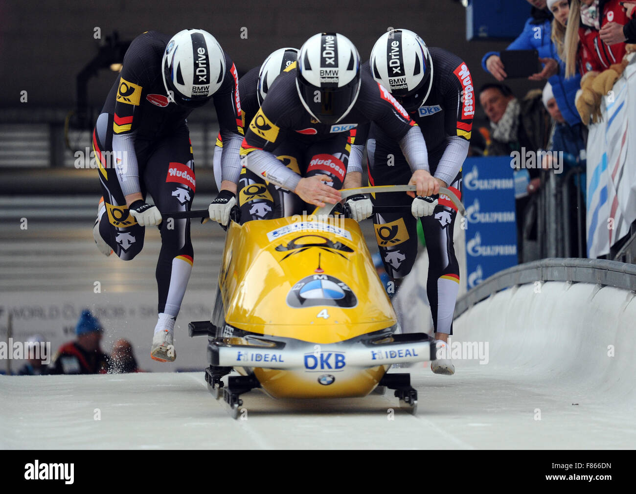 Winterberg, Germany. 06th Dec, 2015. Bobsled pilot Nico Walther (C) and ...